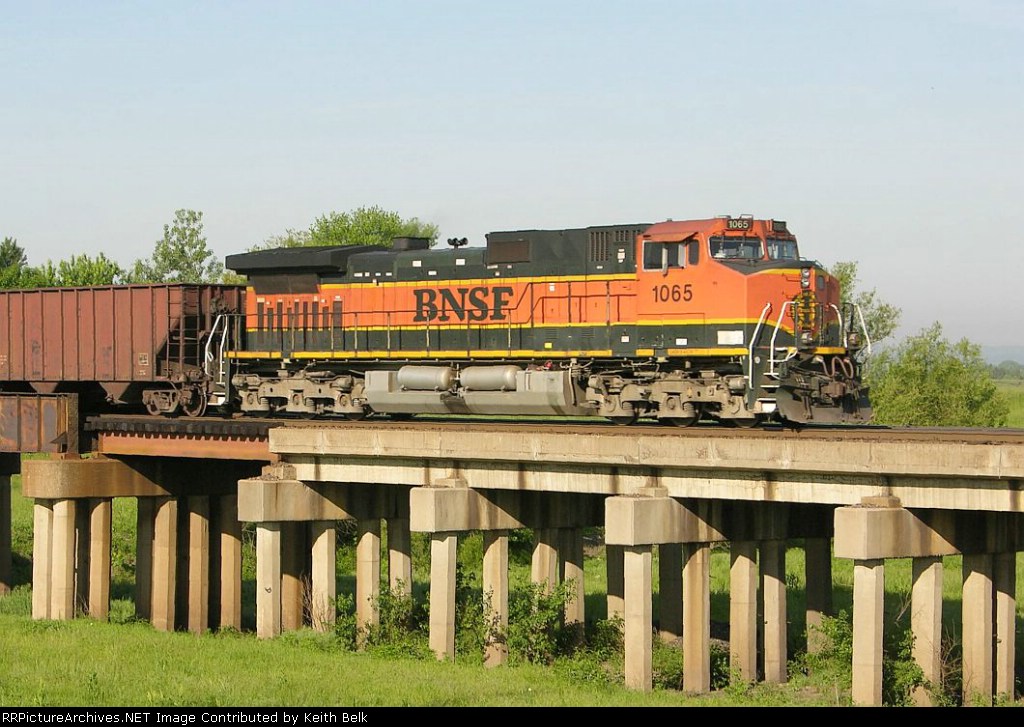 BNSF 1065